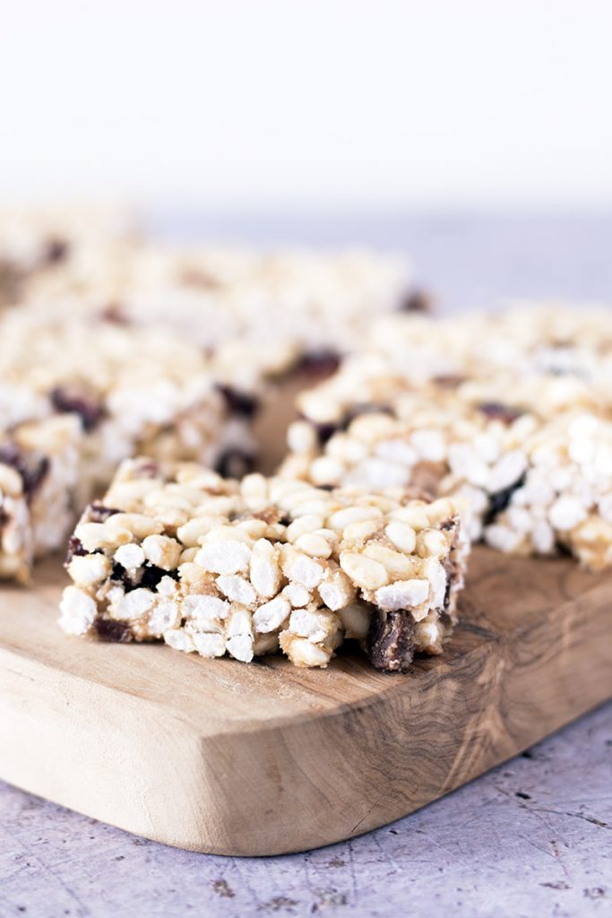 No bake puffed rice and cherry freezer bars - Sneaky Veg
