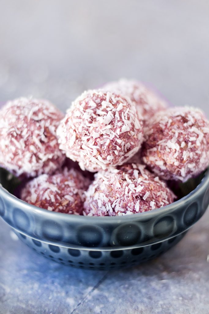 Coconut, almond and raspberry bliss balls - Sneaky Veg