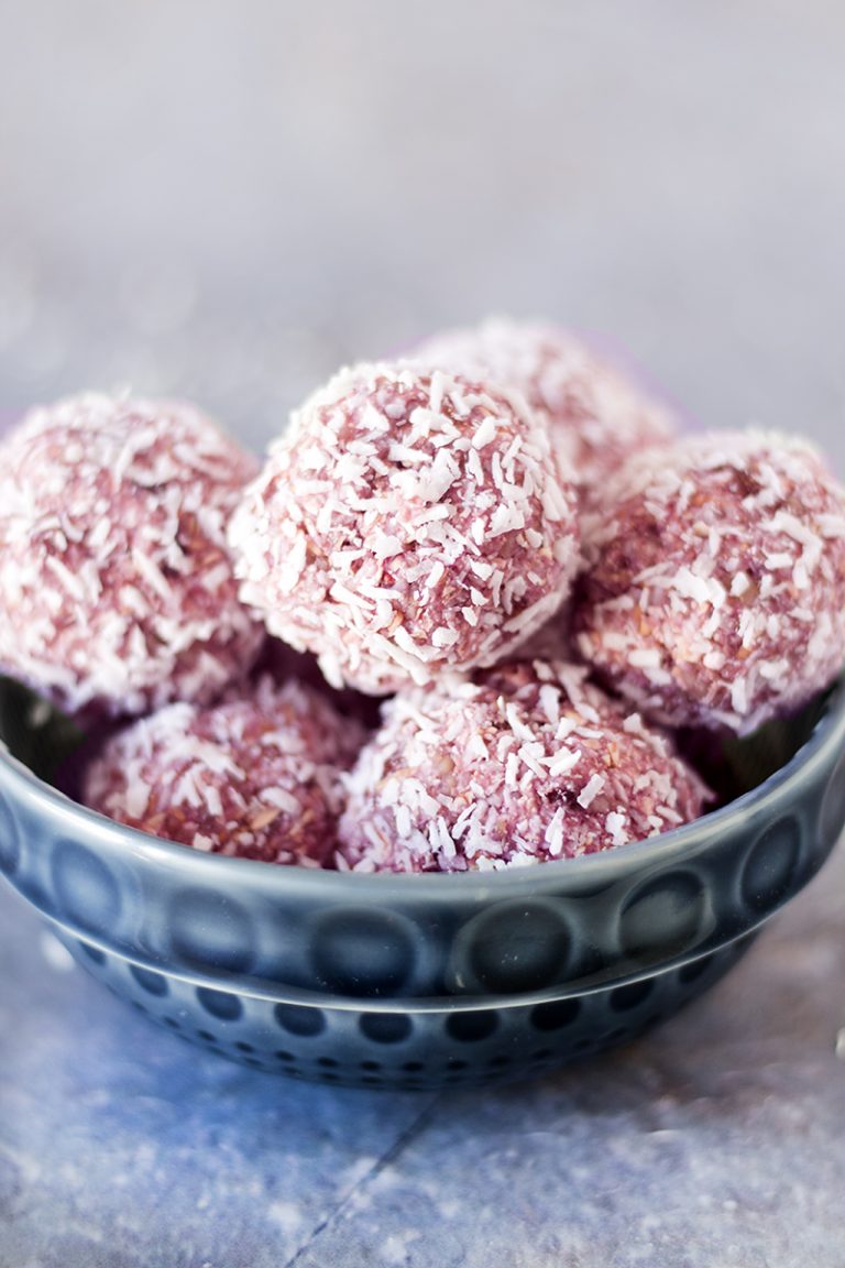 Coconut, almond and raspberry bliss balls - Sneaky Veg