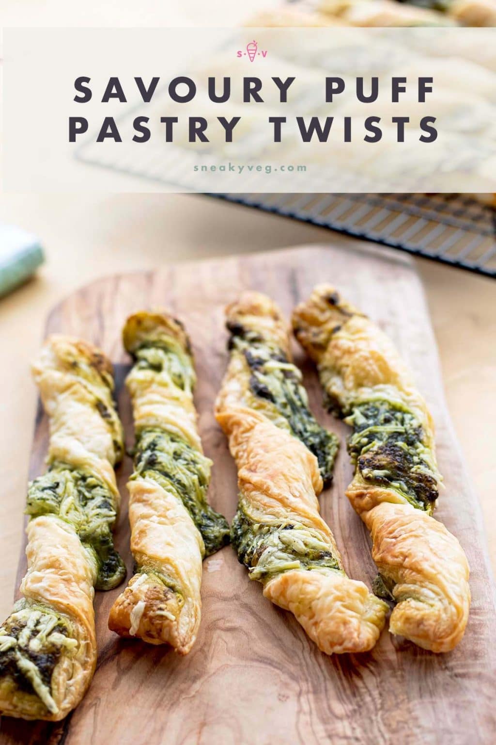 Puff pastry twists with pesto and cheese - Sneaky Veg