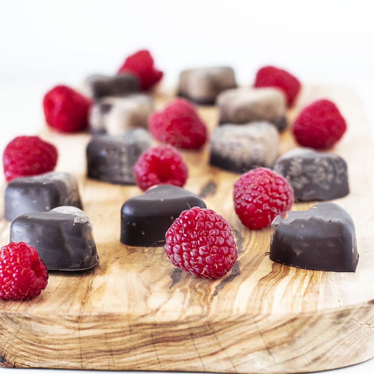 Two ingredient chocolate raspberry hearts - Sneaky Veg