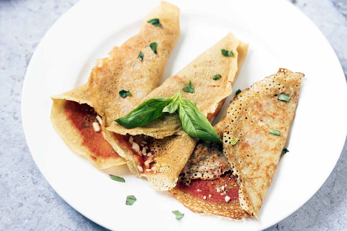 Margherita pizza crepes - Sneaky Veg