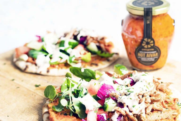 Loaded vegan flatbreads with hot aivar - Sneaky Veg